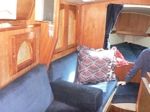 Newport 27, 1988, Hot Springs, Arkansas, sailboat for sale from Sailing ...