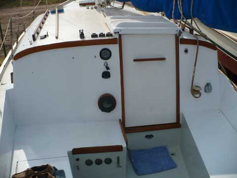 Islander 32 yacht for sale